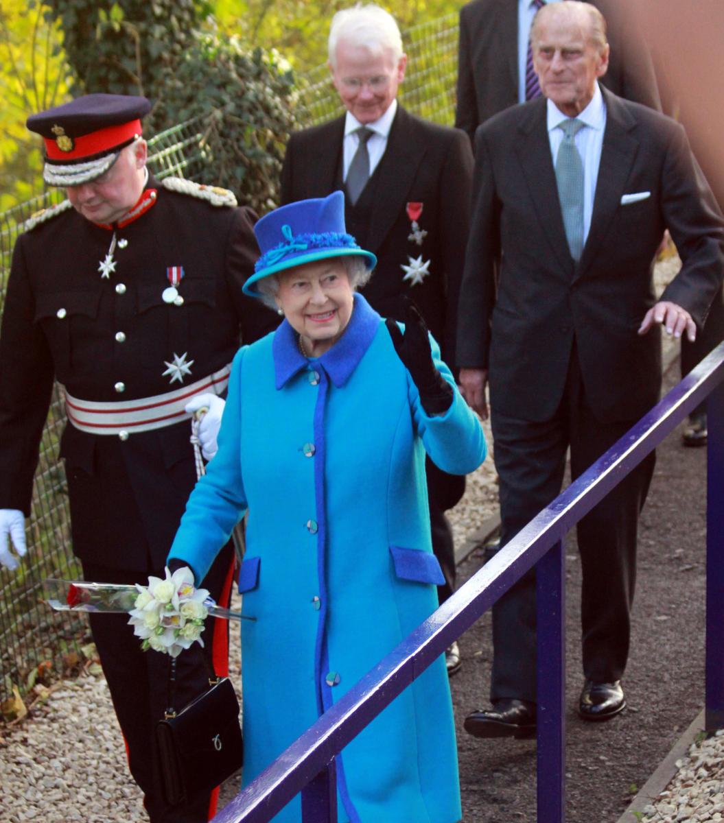 2013 - Queen Elizabeth II - Friends Of Heaton Chapel Station